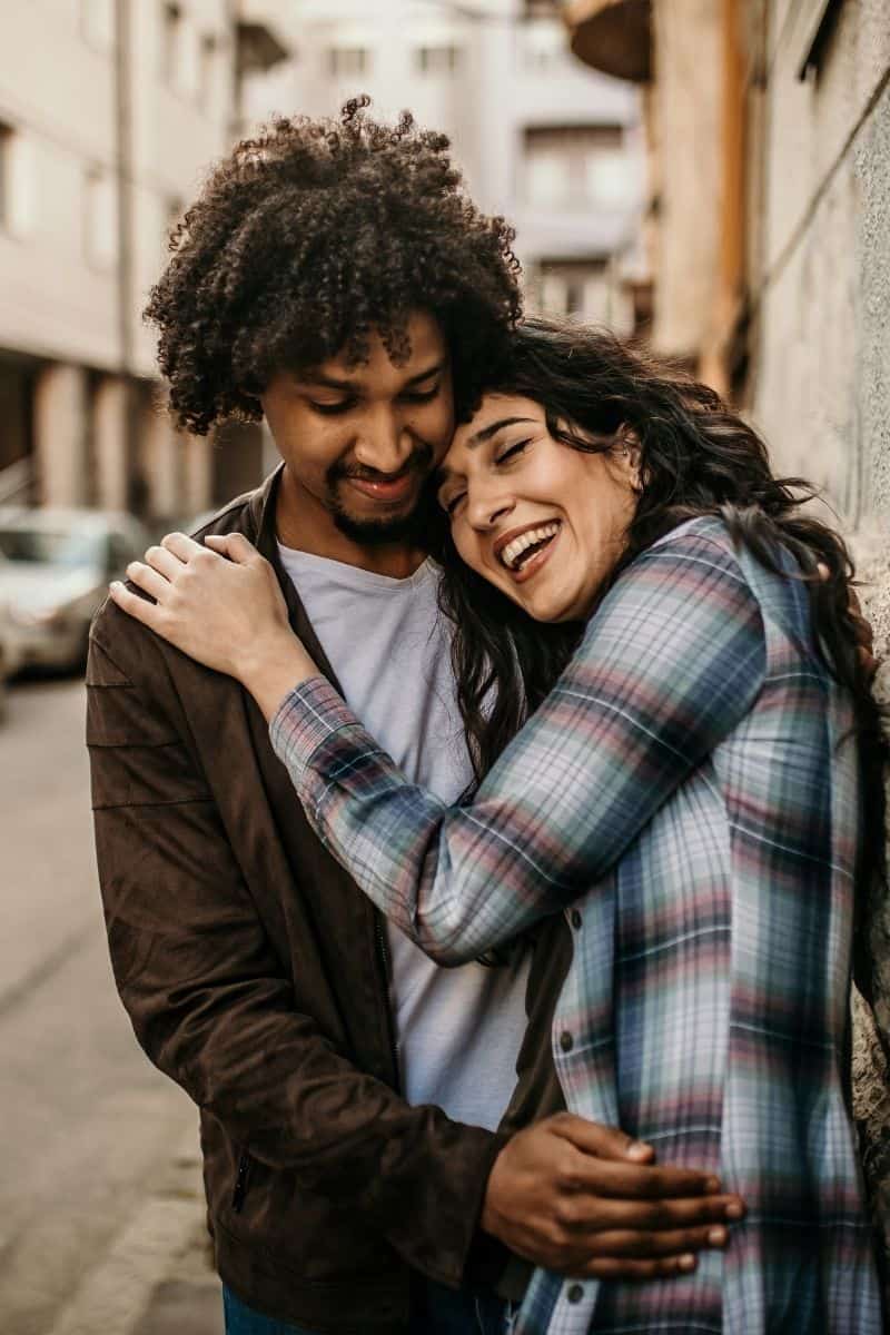 Mag er mich: 19 klare Zeichen, dass ein Mann dich mag