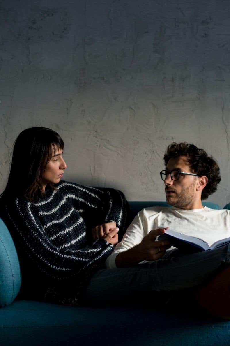 Emotionale Manipulation: 14 Arten, auf die Leute dich im Kopf ...