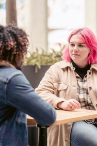 Empathisch sein: 7 Tipps, um ein einfühlsamerer Mensch zu werden